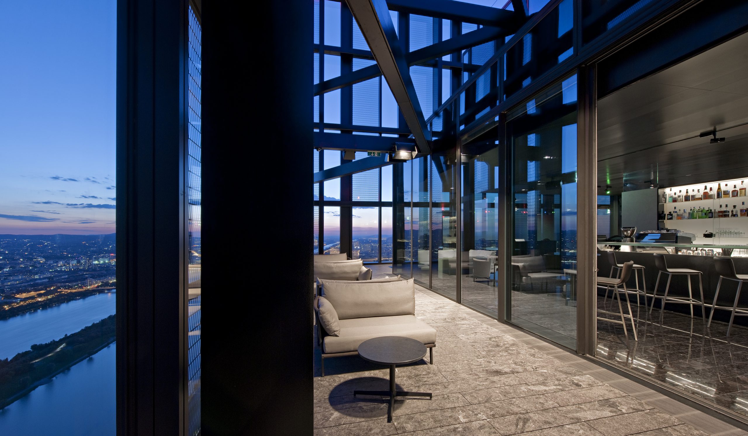 57 Restaurant & Lounge - dem Himmel so nah | Gastro.News